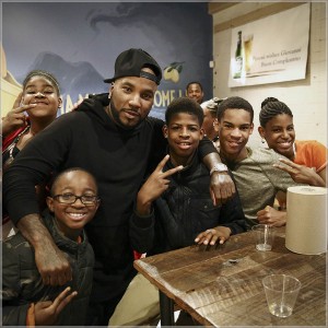 Jeezy plays Santa Claus to 100 Kids in Atlanta – Sandra Rose