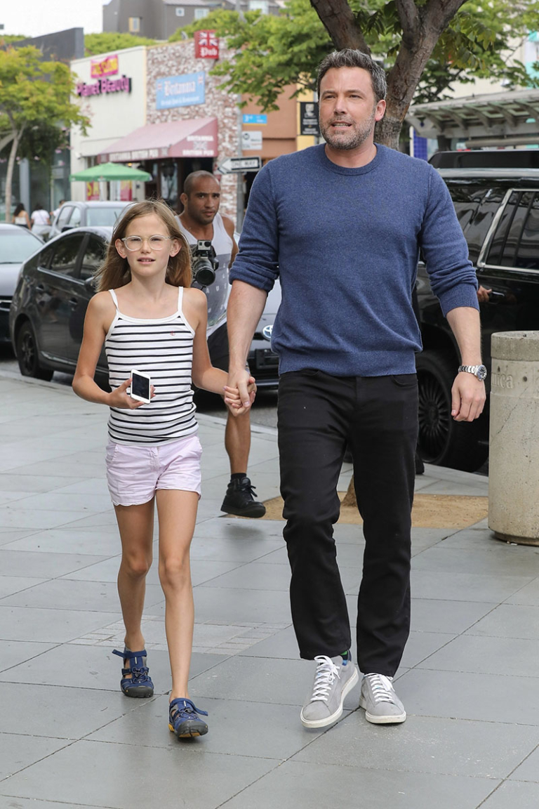 Ben Affleck & daughter Violet – Sandra Rose