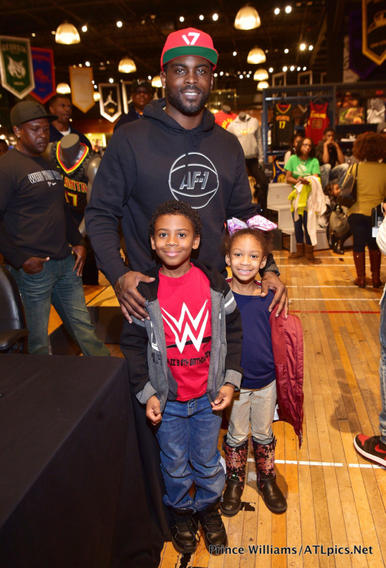 PICS: Mike Vick & Big Boi Partner with Nike, Lenox Square for Holiday ...