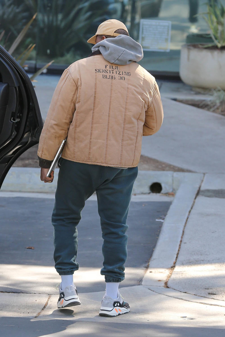 Kanye West, Halle Berry – Sandra Rose