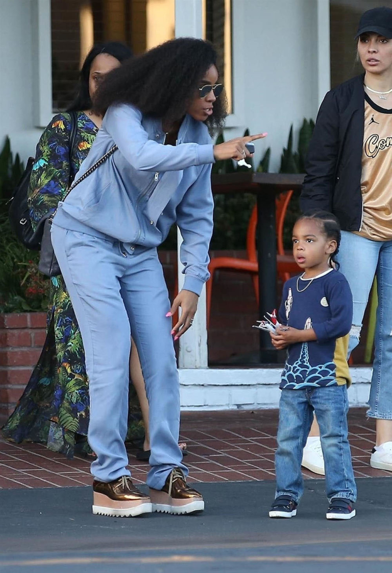 Celebrity Kids: Kelly Rowland teaches son Titan to look both ways after ...