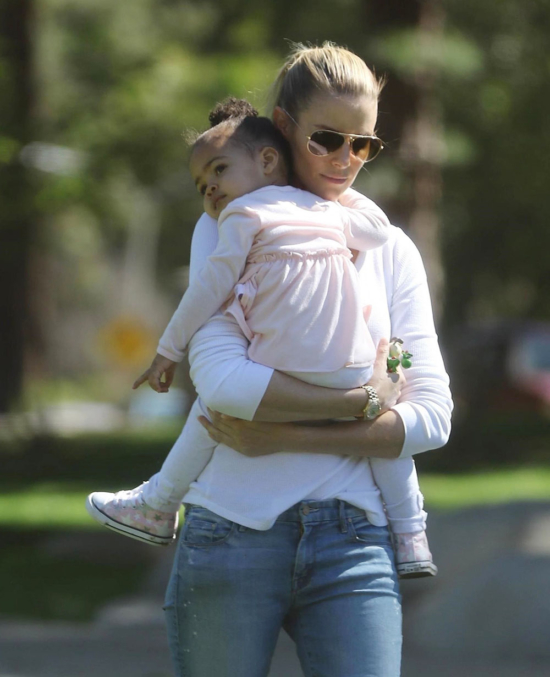 Paige Butcher and daughter Izzy spend time at the park – Sandra Rose