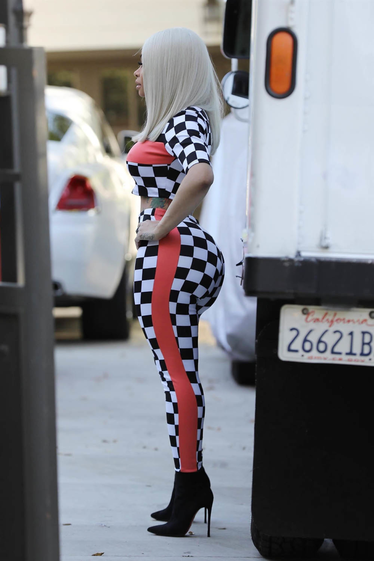 Blac Chyna gets a visit from artist Sand One in Los Angeles | Sandra Rose