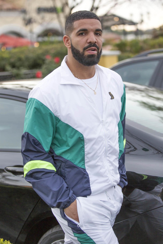 Drake drops the top on his Maybach in Calabasas – Sandra Rose