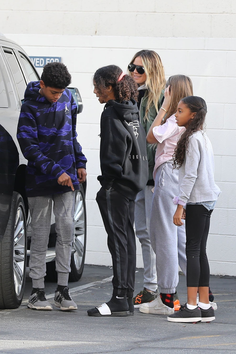 Heidi Klum and Tom Kaulitz take in a pre-New Year’s movie with Heidi’s ...