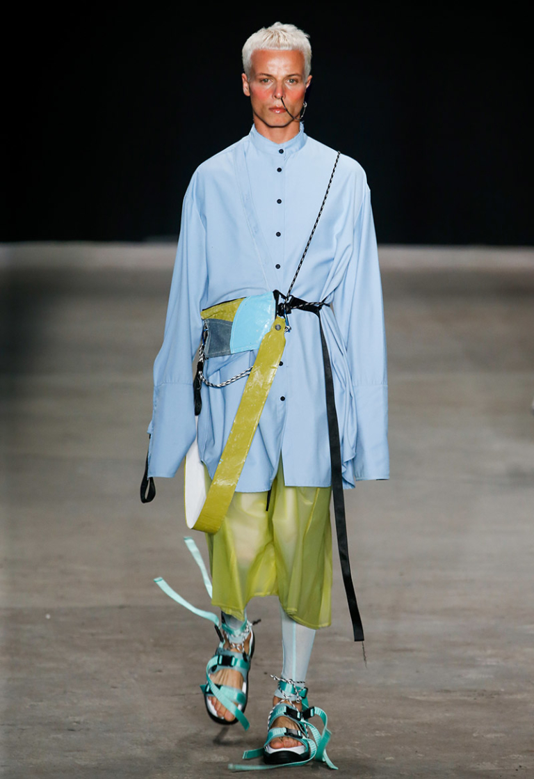 Video shows moment Brazilian supermodel collapsed and died on catwalk ...