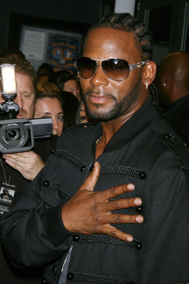 R. Kelly attends New York Premiere of ‘Trapped in the Closet: Chapters ...