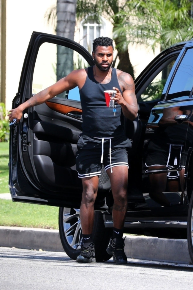*EXCLUSIVE* Jason Derulo puts his Guns on Display at the Gym after ...