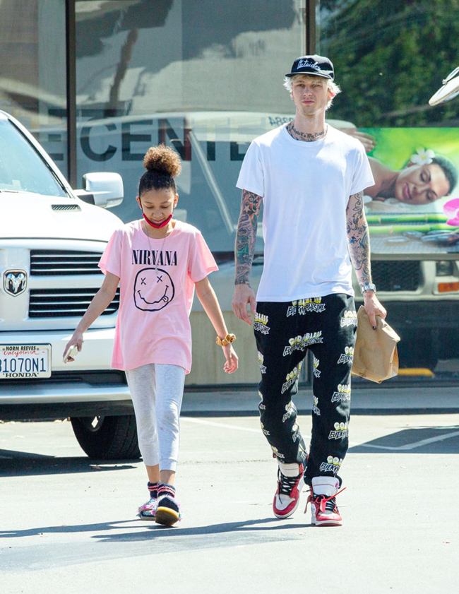 Machine Gun Kelly spends time with his daughter after date with Megan ...