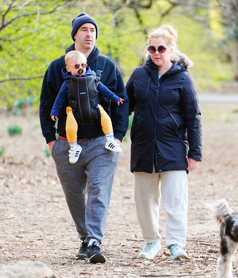 Amy Schumer and Chris Fischer take baby Gene Fischer out for some ...