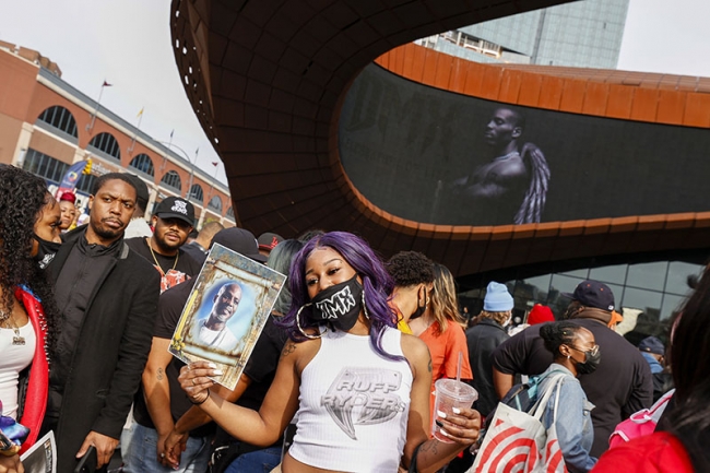Thousands line up to view DMX’s funeral procession in Brooklyn, as ...