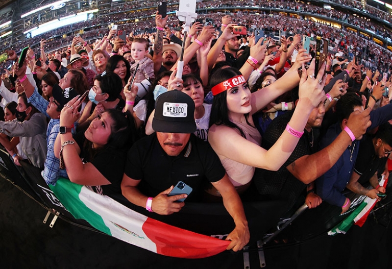 Texas Gov. Abbott Tweets ‘Texas is Open, 100%’ – Record 73,000 Boxing ...