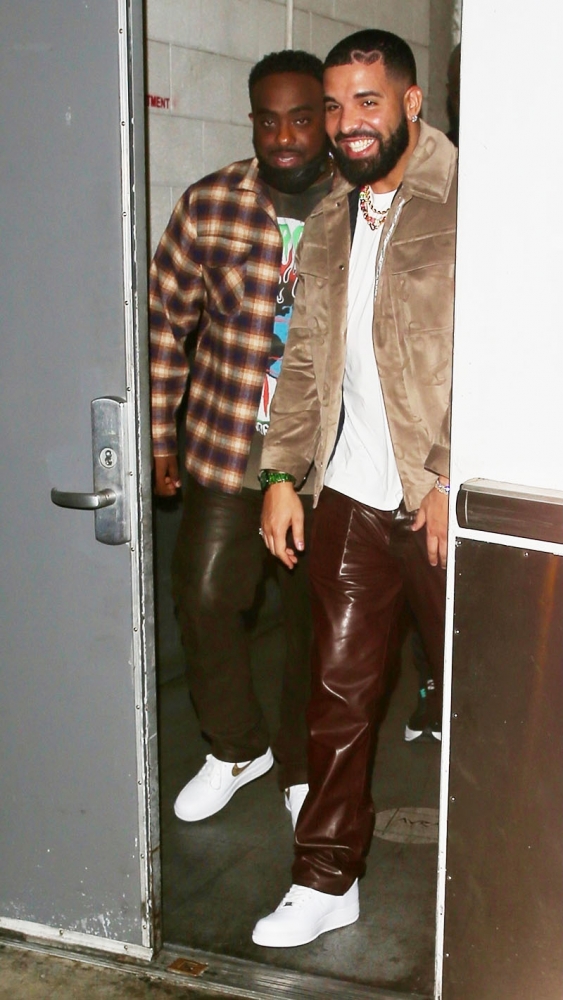 Drake is all smiles while leaving a late-night dinner in Beverly Hills ...