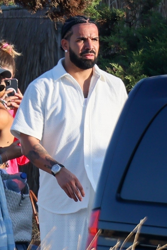 Ibiza, SPAIN – *EXCLUSIVE* – US Rapper Drake looks in high spirits ...