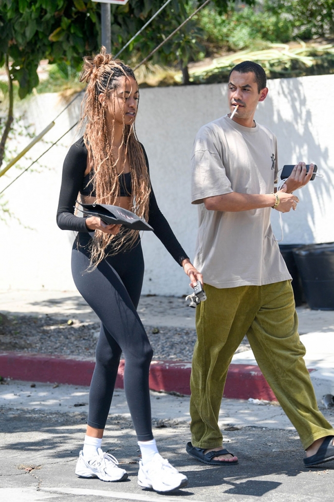 Malia Obama is NOT Pregnant with Rapper Future’s Baby – Sandra Rose