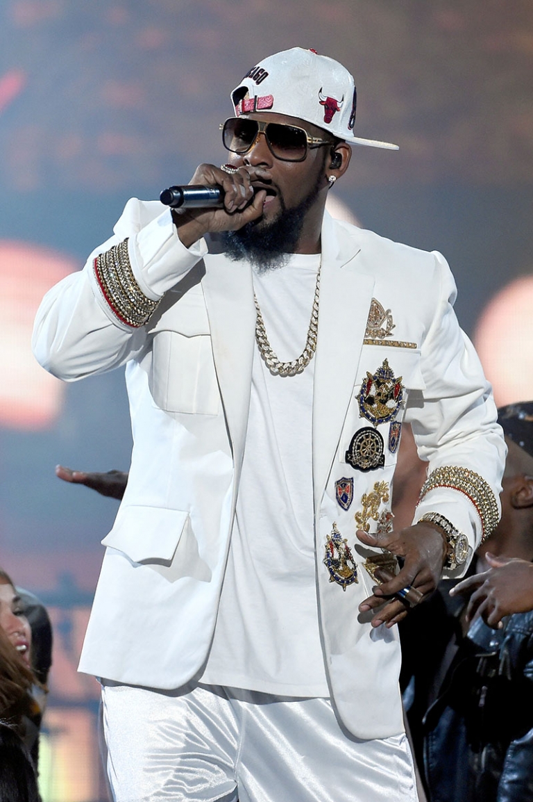 Update: R. Kelly Denies Releasing Album From Behind Prison Walls ...