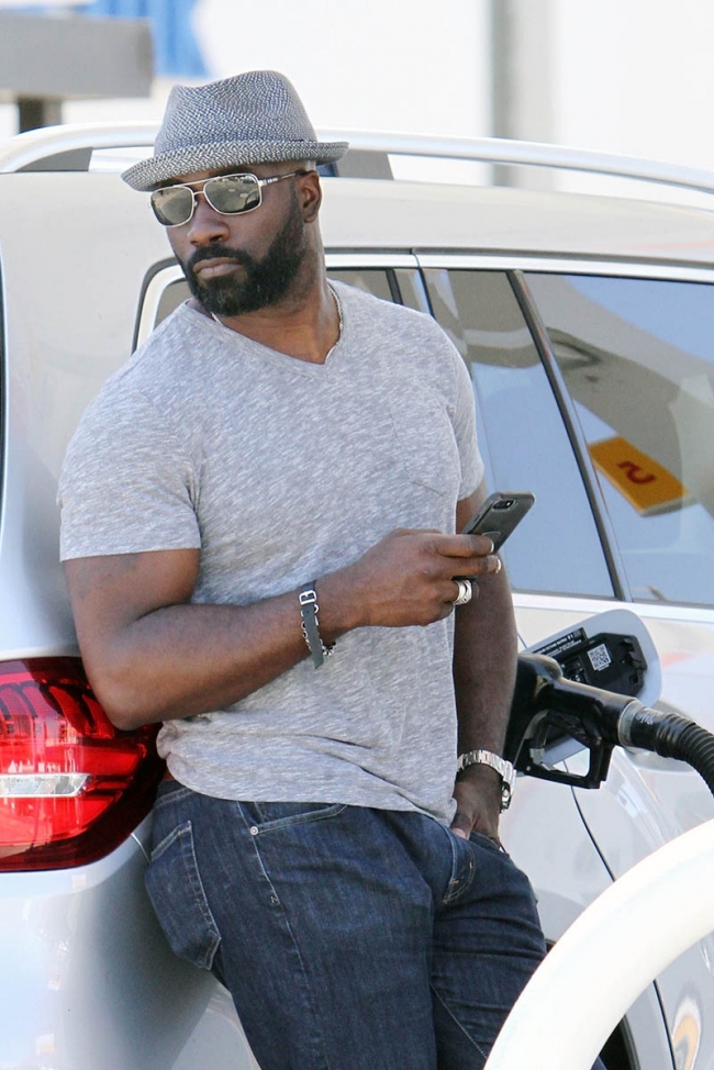 Mike Colter is seen out pumping gas on his sunny Sunday – Sandra Rose