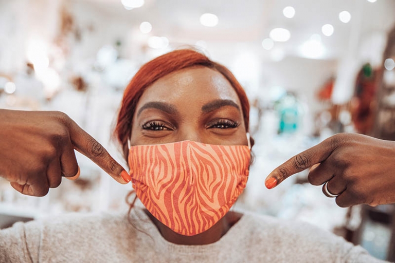 Study: Unattractive People More Likely to Keep Wearing Face Masks in ...