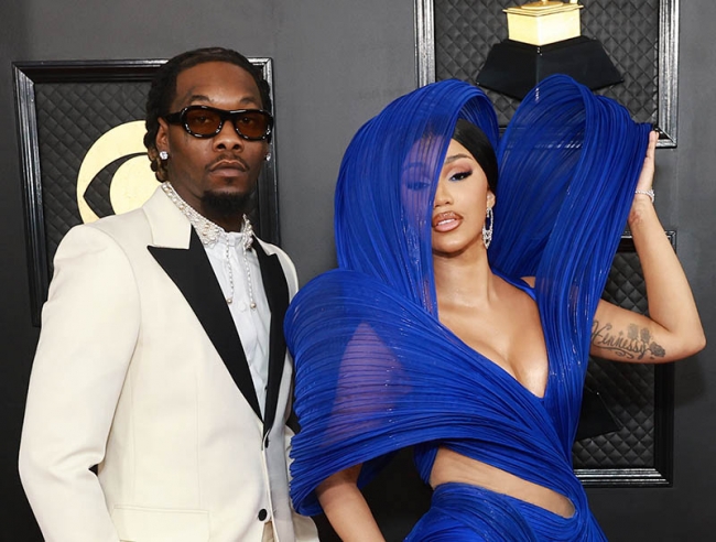 Cardi B and Offset hustle into stadium to watch Rihanna perform (Video ...