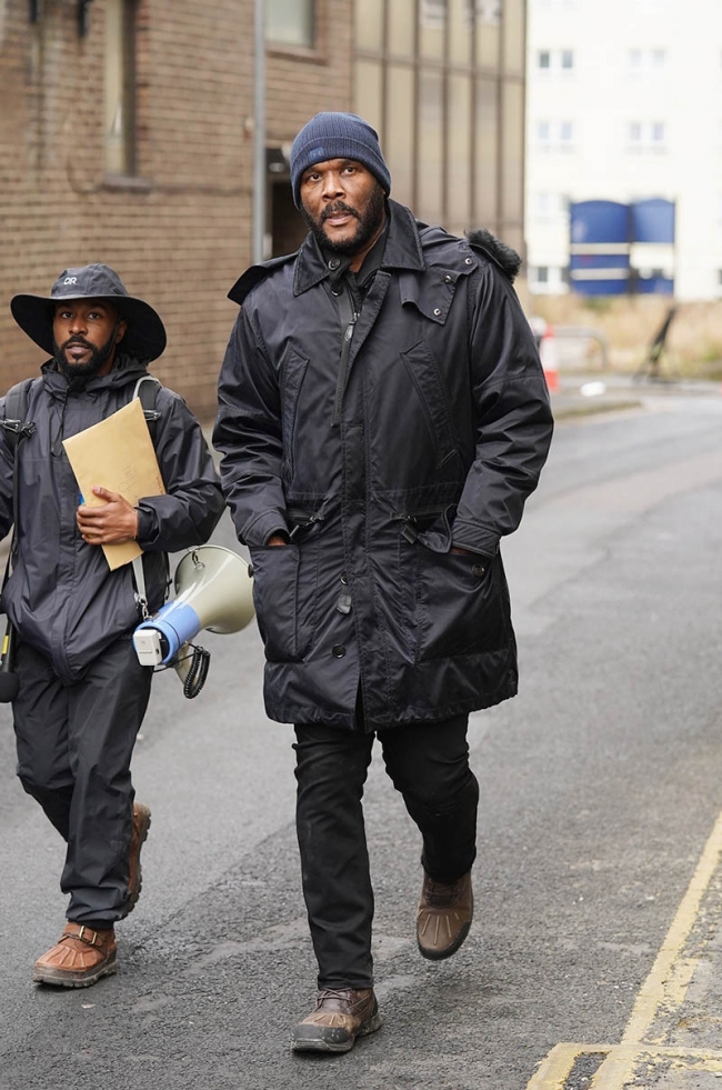 Tyler Perry on set filming for ‘Six Triple Eigh’t in Bradford, UK ...