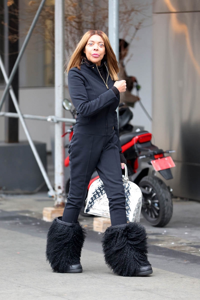 *EXCLUSIVE* Wendy Williams arrives at her apartment in New York City ...
