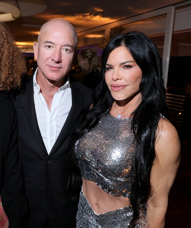 Jeff Bezos engaged to Lauren Sanchez after nearly 5 years together – Sandra Rose