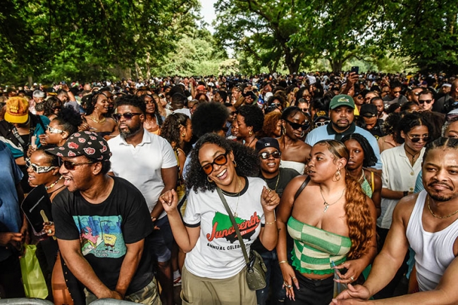 NEW YORK, NEW YORK – JUNE 18: People participate in a Juneteenth ...
