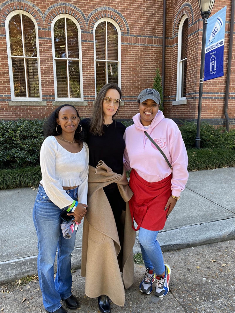 Angelina Jolie and daughter Zahara posed for a photo with Coco Michelle ...