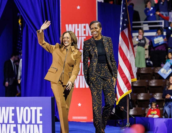 Kalamazoo, Michigan, USA: Vice President Kamala Harris speaks at a ...