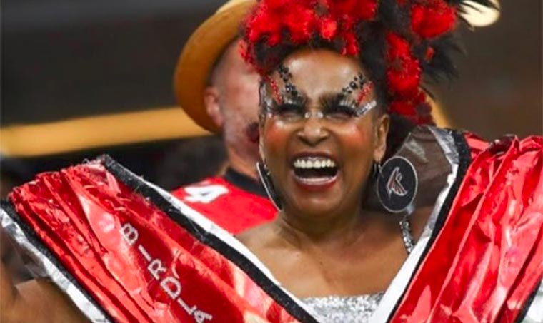 Falcons Superfan Carolyn “Bird Lady” Freeman Arrested at Cowboys game ...