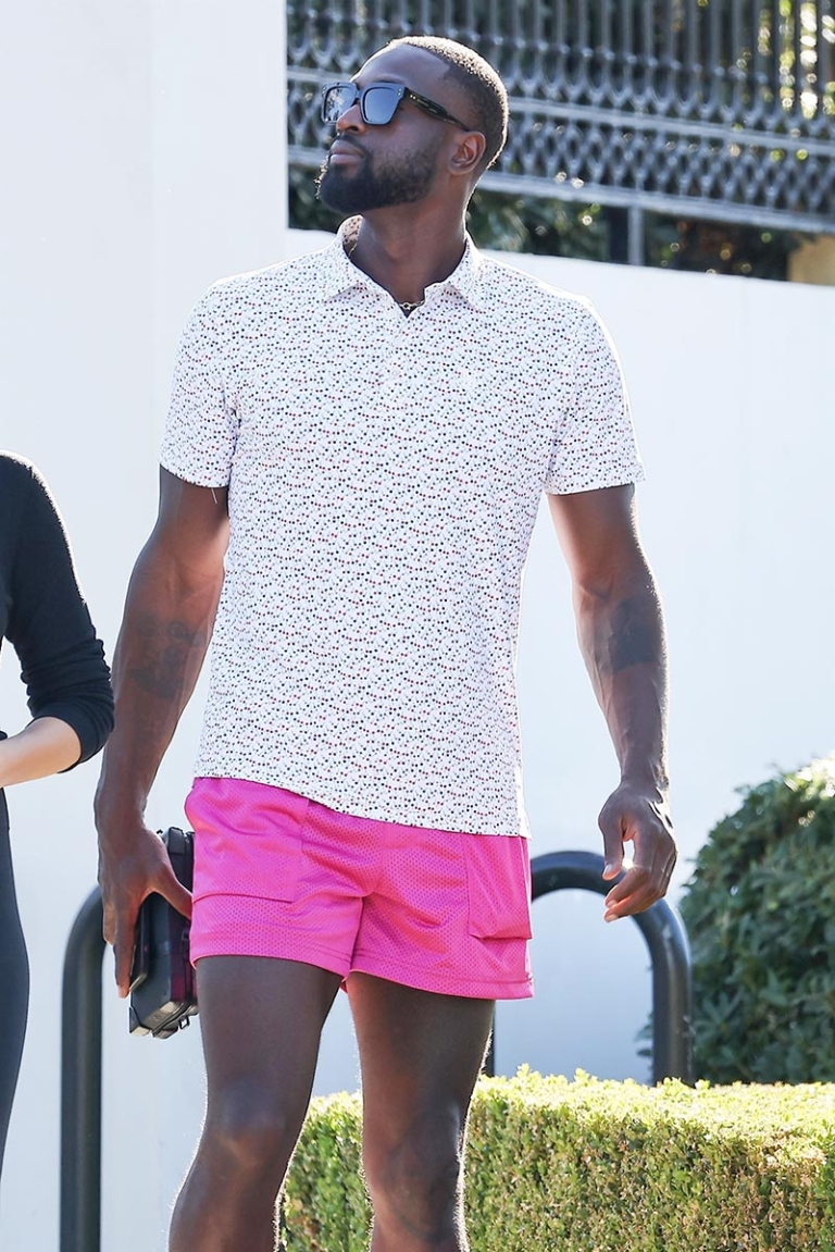 Calabasas, CA – *EXCLUSIVE* NBA veteran Dwyane Wade is seen wearing ...