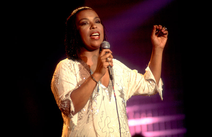 ‘Killing Me Softly’ Singer Roberta Flack Dead at 88 – Sandra Rose