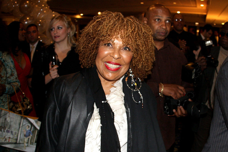 ‘Killing Me Softly’ Singer Roberta Flack Dead at 88 – Sandra Rose