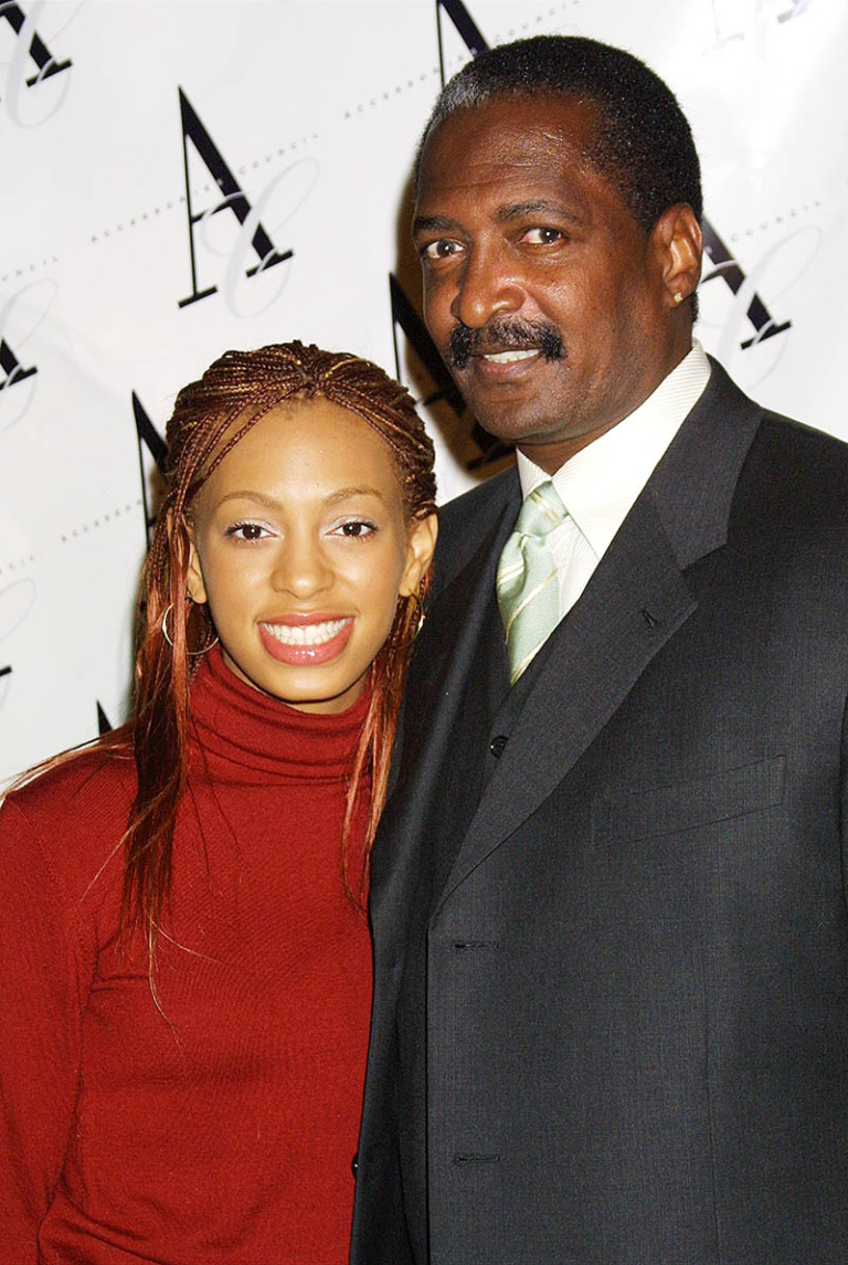 Tina Knowles put Beyoncé & Solange in therapy because Beyoncé was being ...