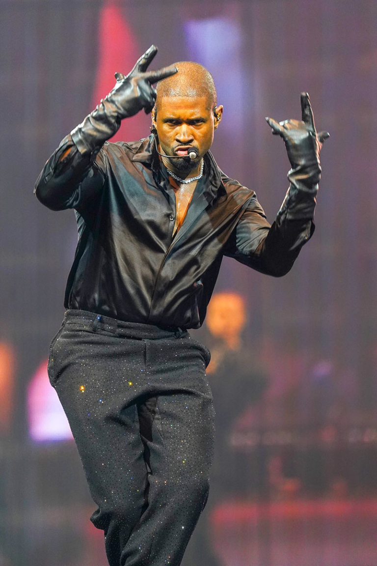 Dallas, TX – Singer, songwriter and dancer, Usher Raymond IV know as ...