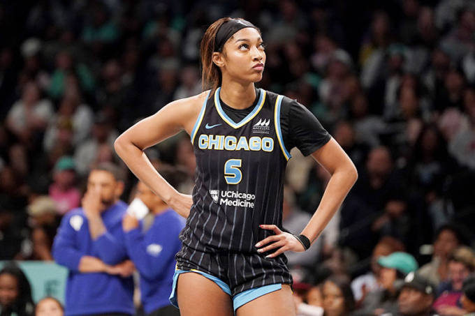 Draymond Green Nearly Ejected for Threatening to Punch Fan Who Called ...