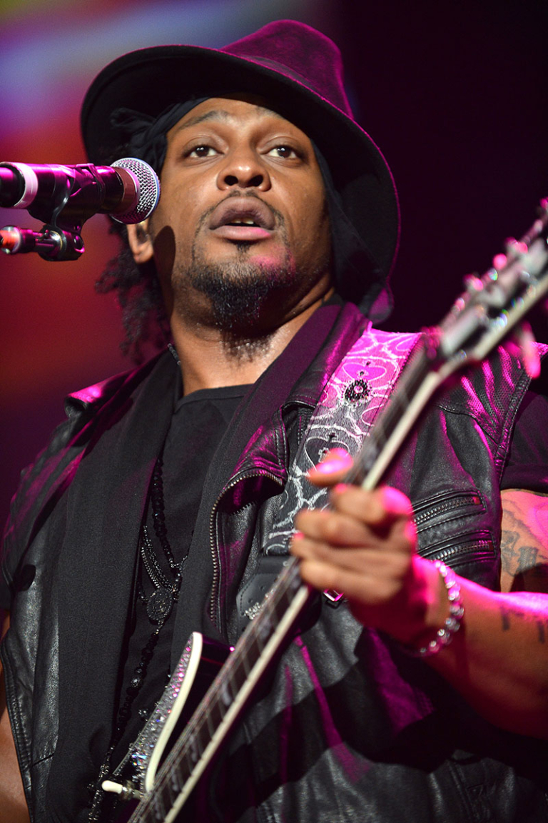Singer D’Angelo Dead After Battle with Pancreatic Cancer at 51 – Sandra ...